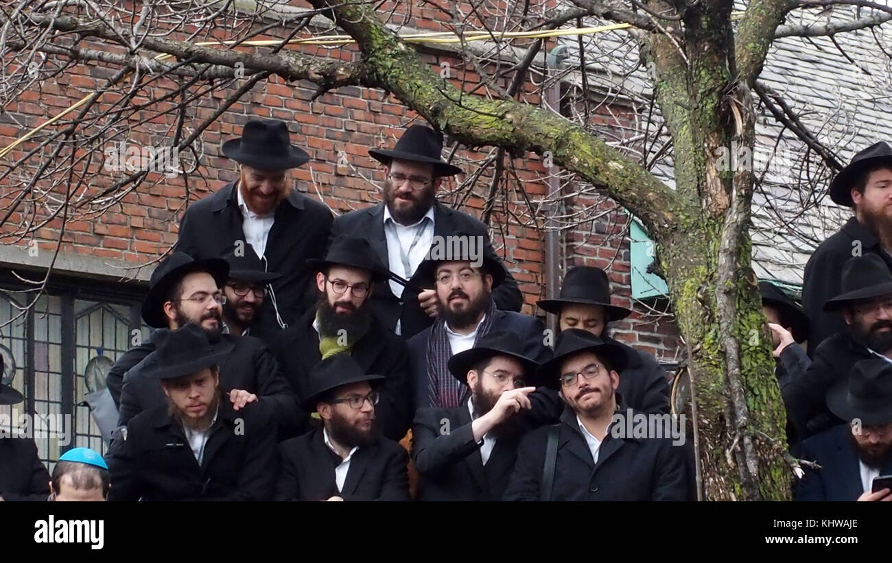New York, New York, USA. 19th Nov, 2017. 5,600 Chabad-Lubavitch Hasidic ...