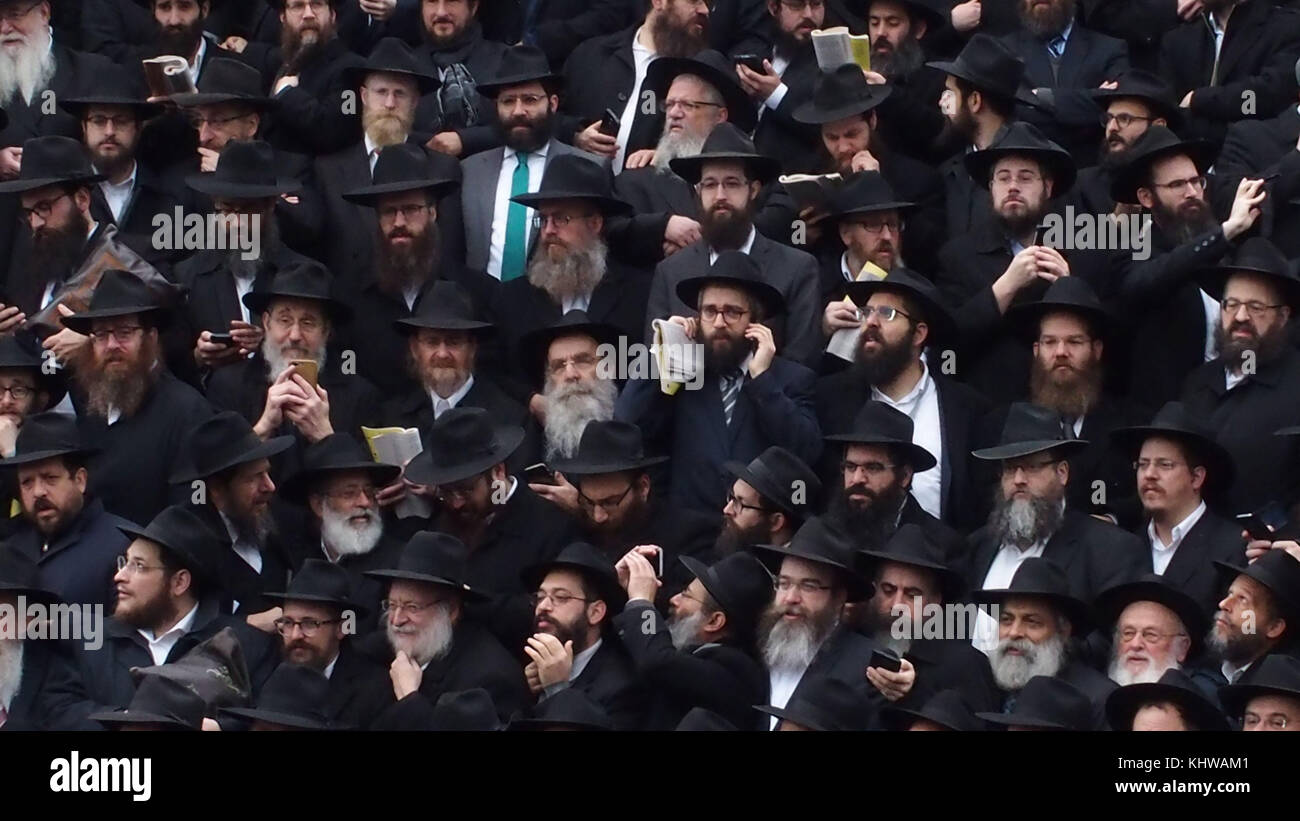 New York, New York, USA. 19th Nov, 2017. 5,600 Chabad-Lubavitch Hasidic ...