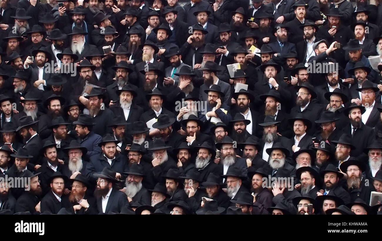 New York, New York, USA. 19th Nov, 2017. 5,600 Chabad-Lubavitch Hasidic ...