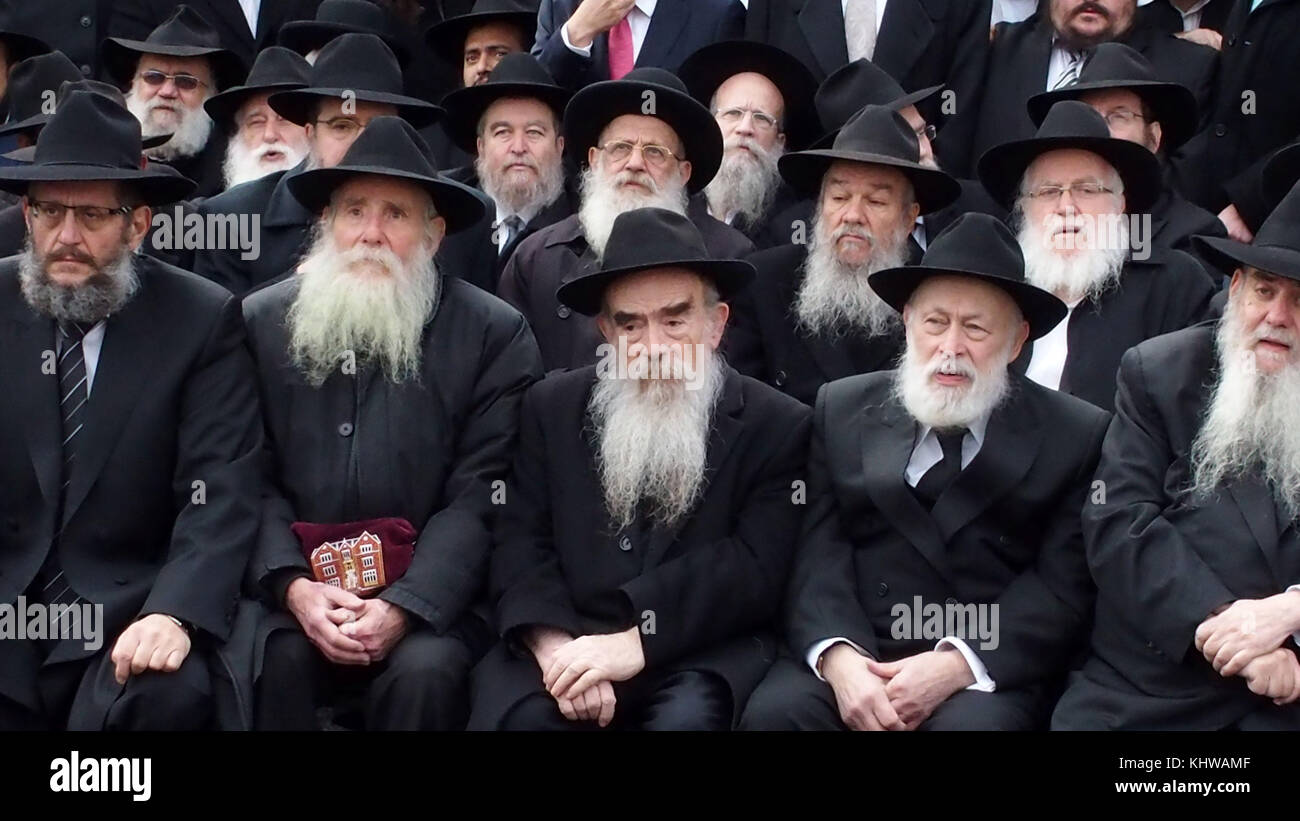 New York, New York, USA. 19th Nov, 2017. 5,600 Chabad-Lubavitch Hasidic ...