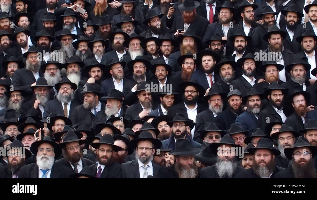 New York, New York, USA. 19th Nov, 2017. 5,600 Chabad-Lubavitch Hasidic ...