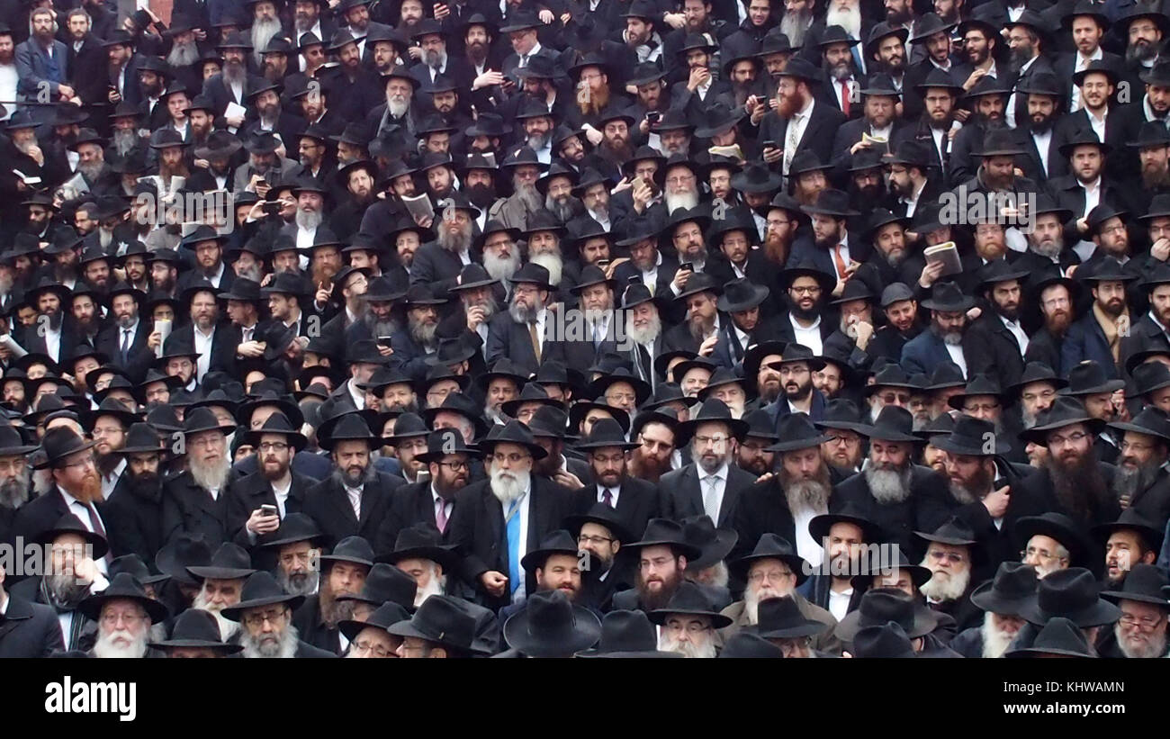 New York, New York, USA. 19th Nov, 2017. 5,600 Chabad-Lubavitch Hasidic ...