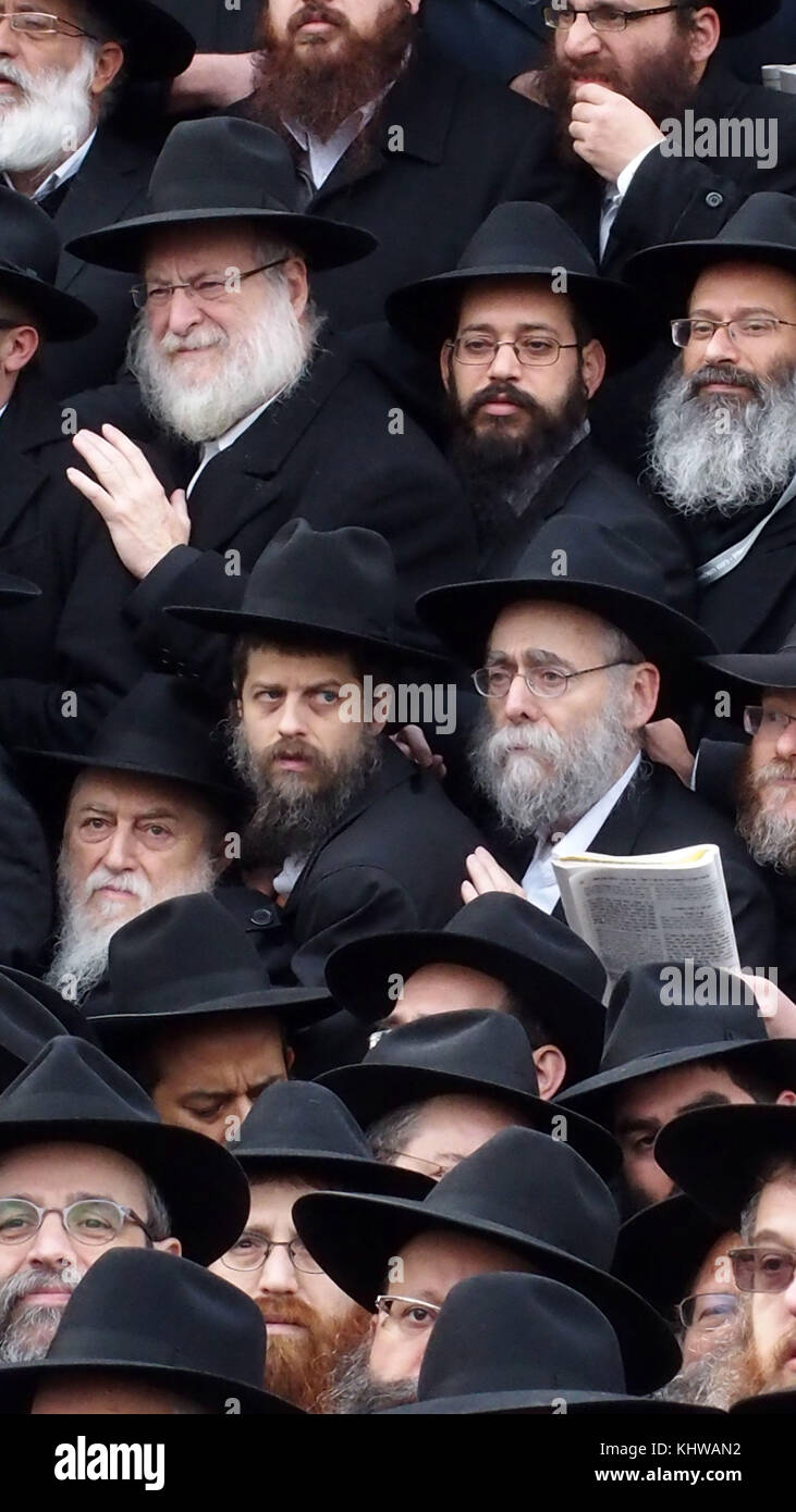 New York, New York, USA. 19th Nov, 2017. 5,600 Chabad-Lubavitch Hasidic ...