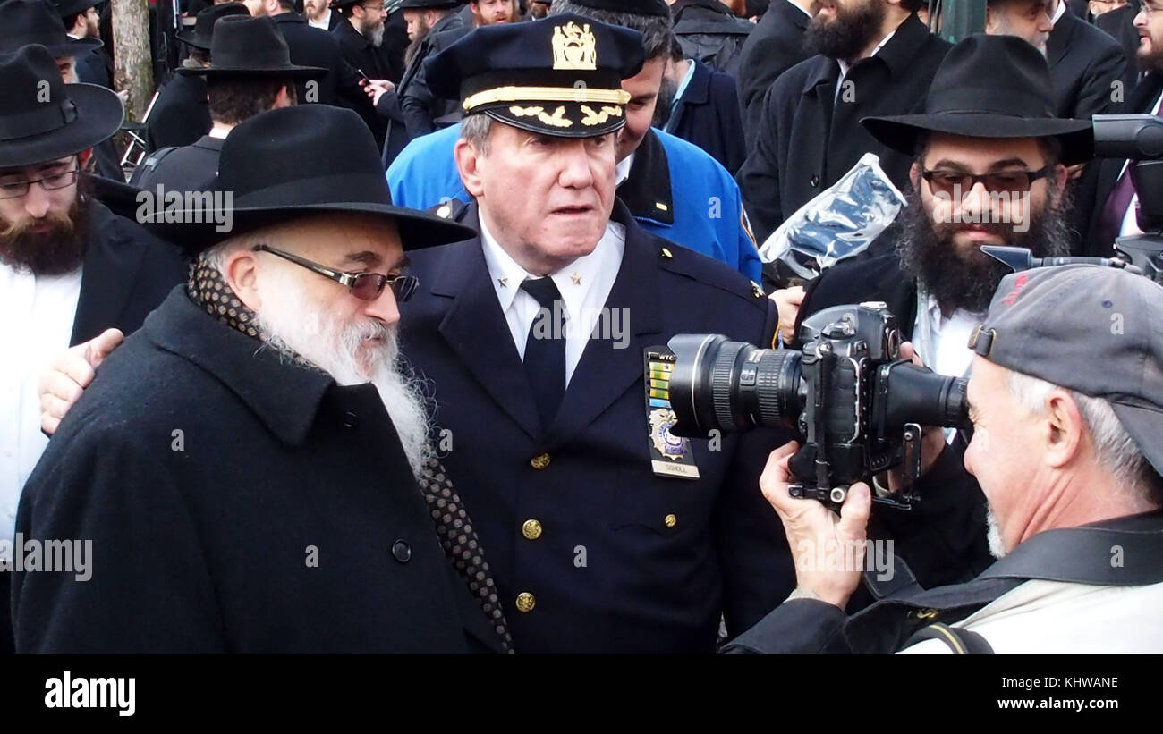 New York, New York, USA. 19th Nov, 2017. 5,600 Chabad-Lubavitch Hasidic ...