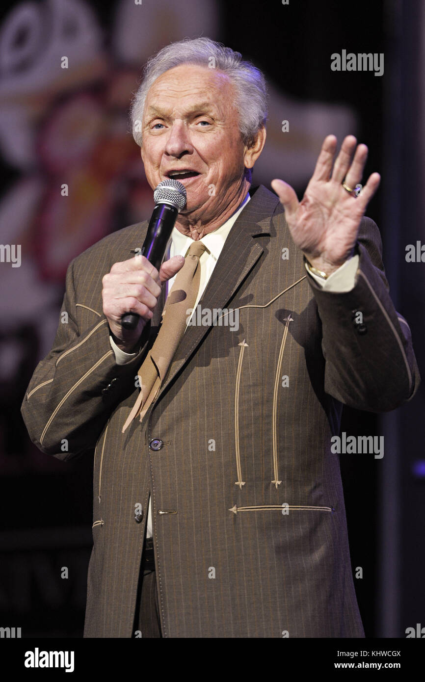 Mel tillis hi-res stock photography and images - Alamy