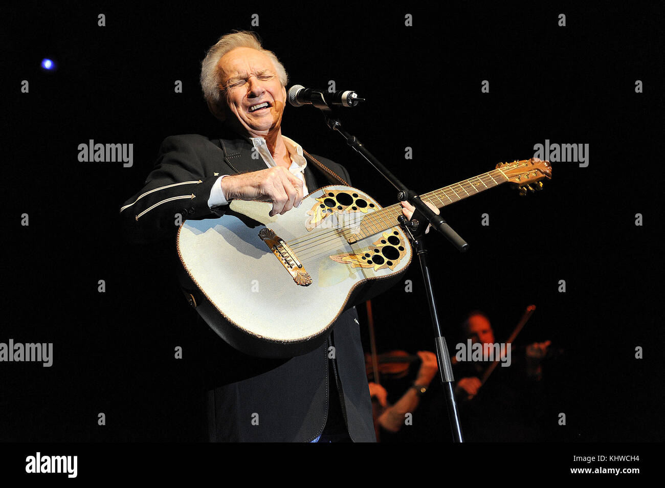MEL TILLIS (born Lonnie Melvin Tillis, August 8, 1932 - November 19 ...