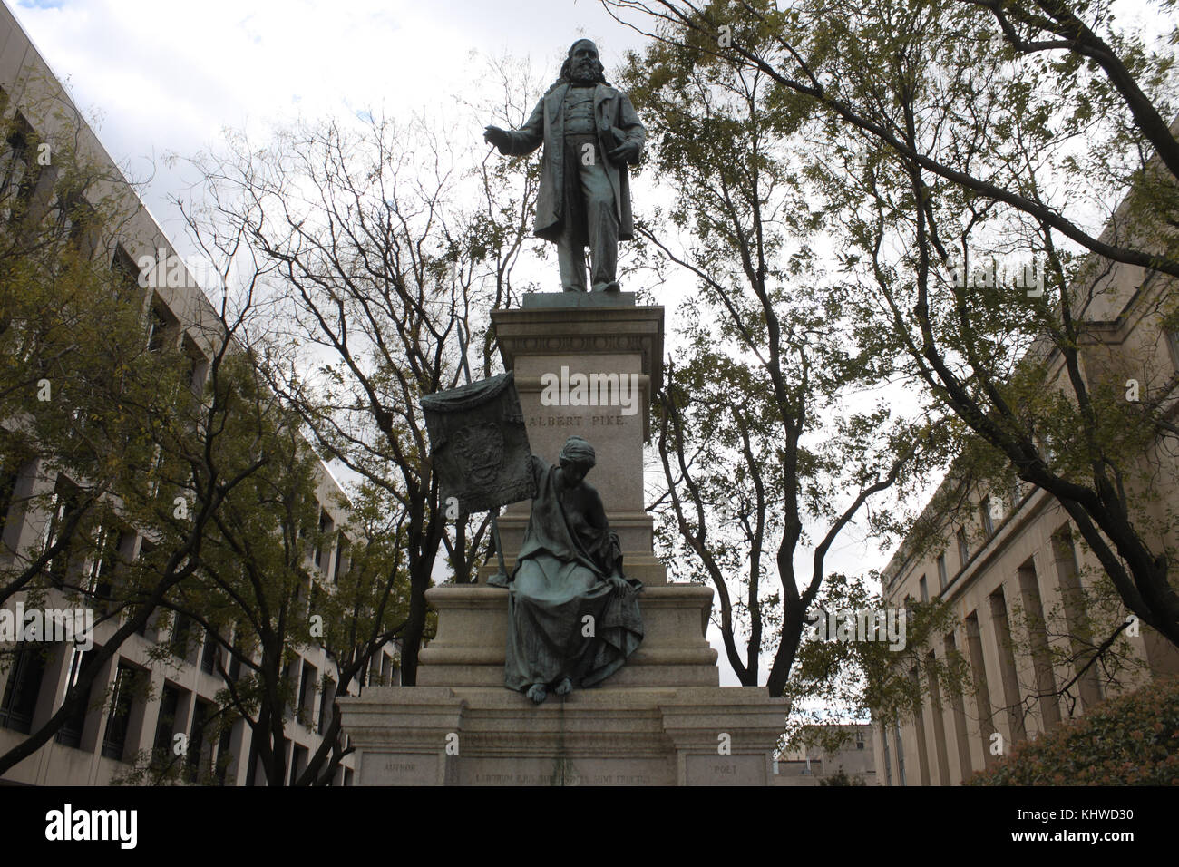 Washington, DC, USA. 19th Nov, 2017. Statue of Brigadier General Albert ...