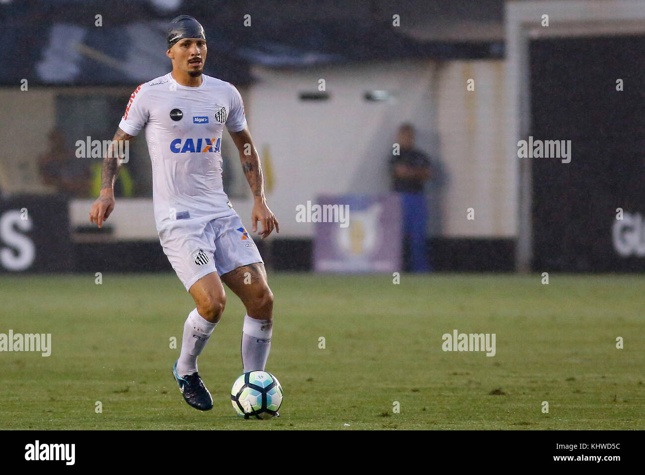 Santos, Brazil. 19th Nov, 2017. Alison during the match between Santos ...