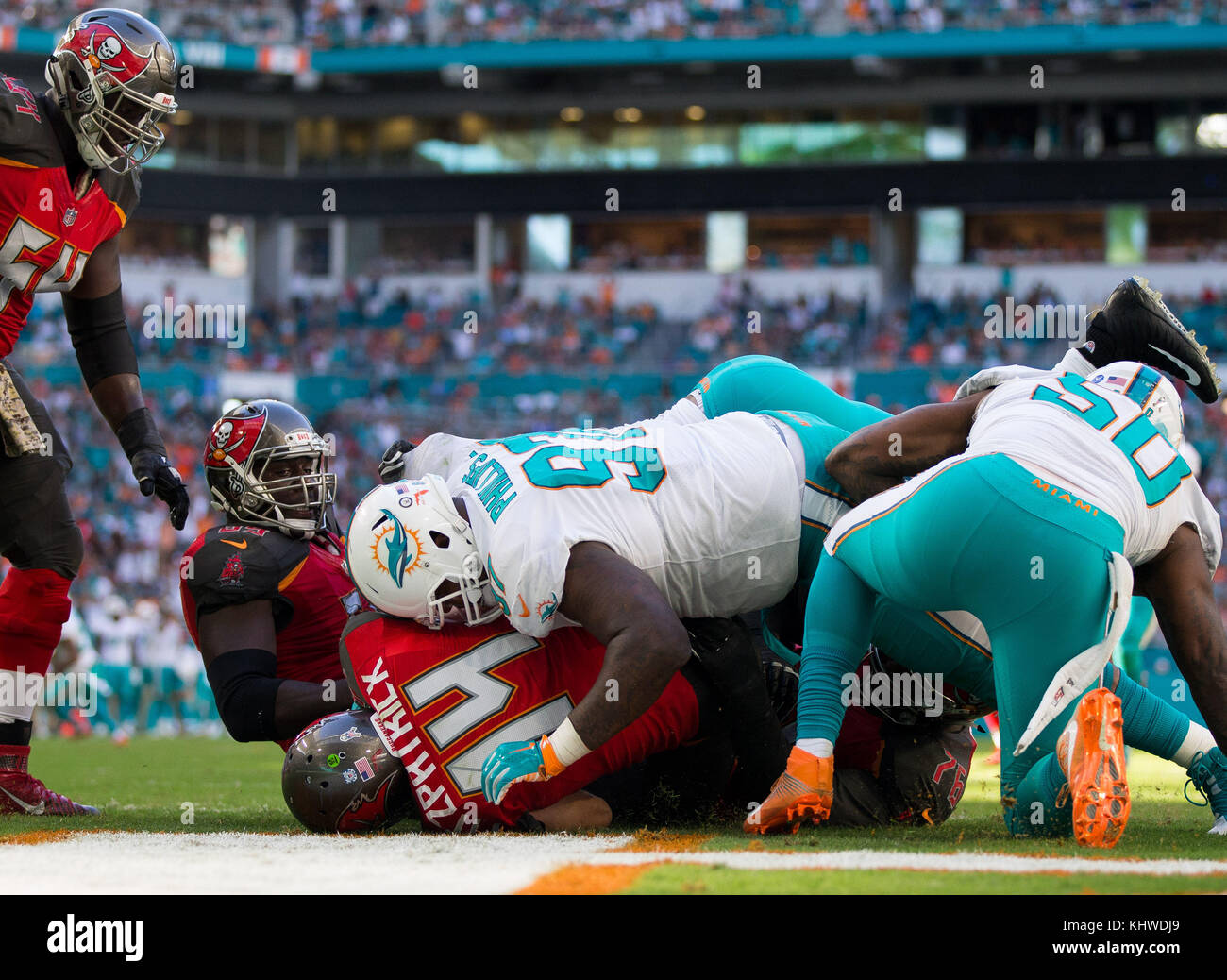 Florida, USA. 19th Nov, 2017. LOREN ELLIOTT | Times .Tampa Bay ...