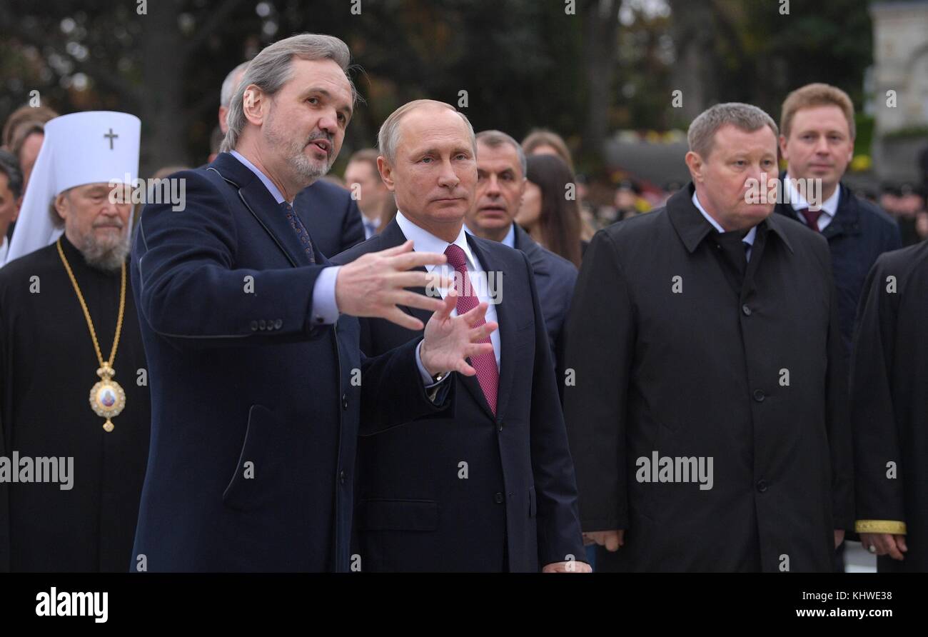 Statue head of tsar alexander iii hi-res stock photography and images ...