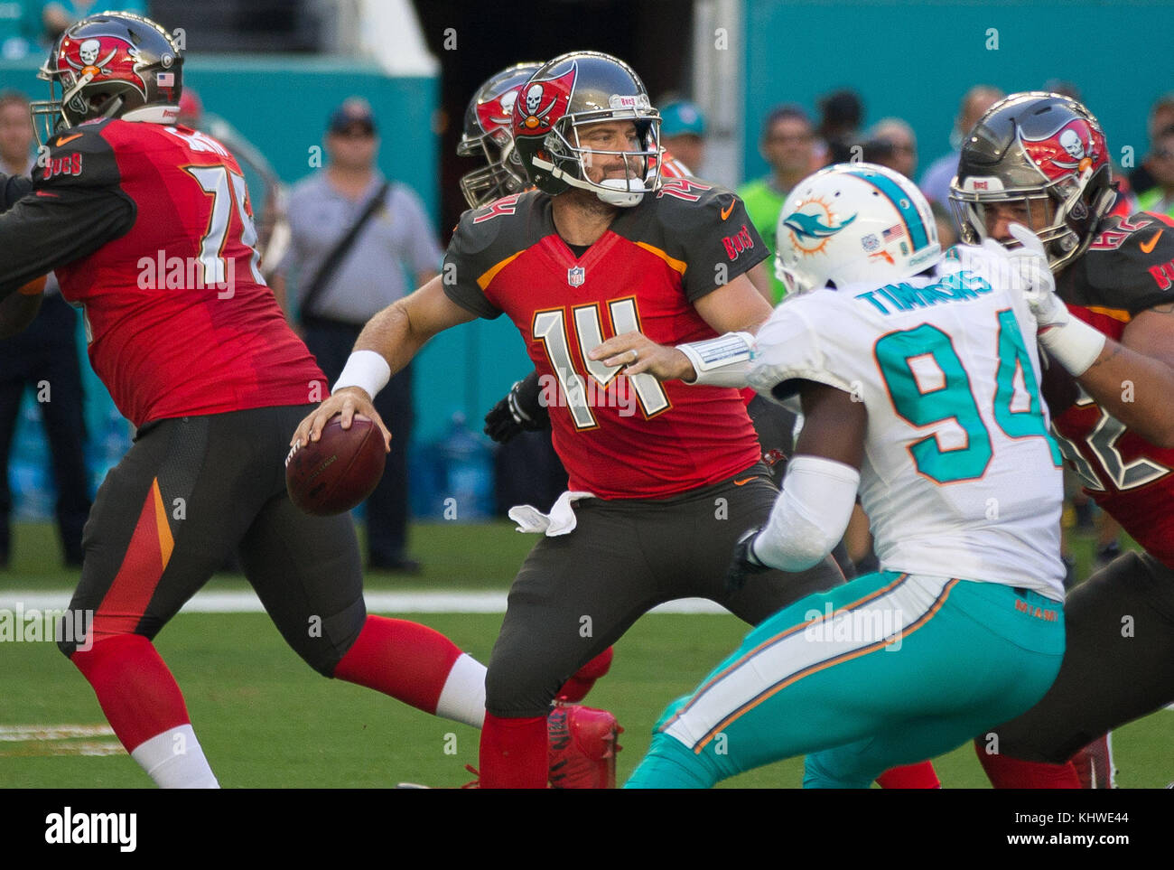 Florida, USA. 19th Nov, 2017. Tampa Bay Buccaneers quarterback Ryan ...