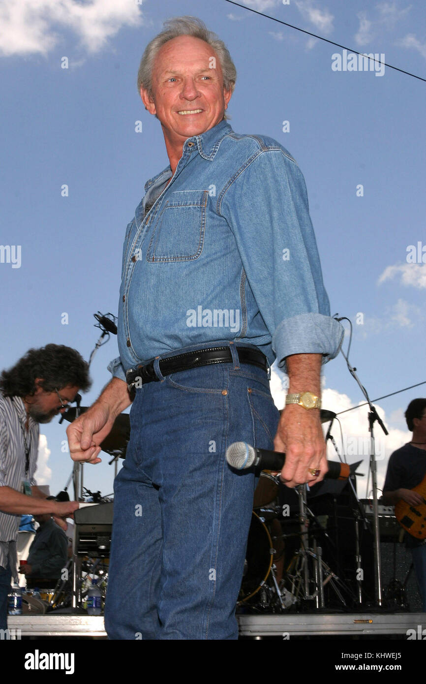 Nashville, USA. 19th Nov, 2017. FILE: Mel Tillis, country music star ...