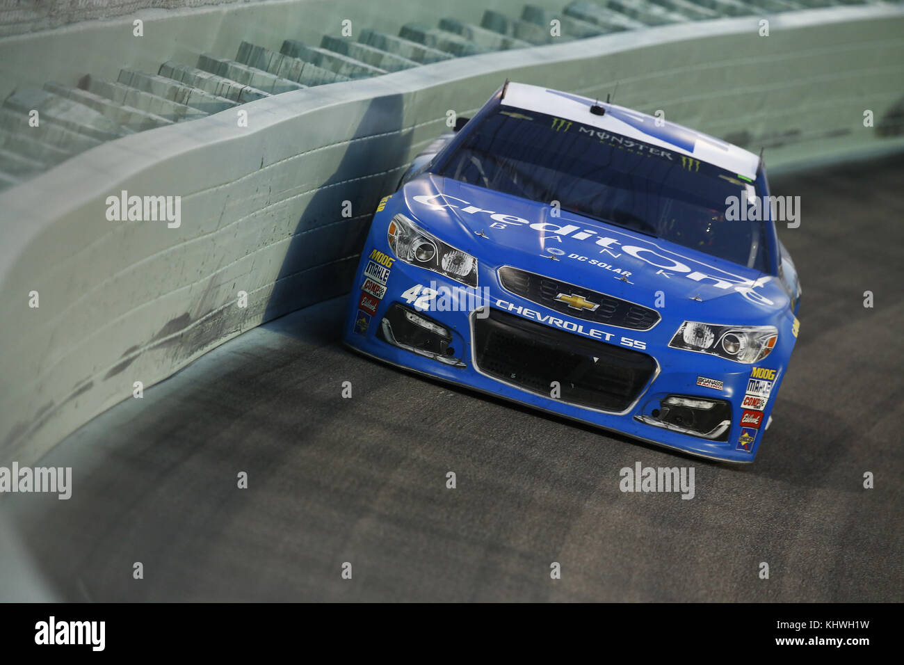 Homestead, Florida, USA. 19th Nov, 2017. Kyle Larson (42) brings his ...