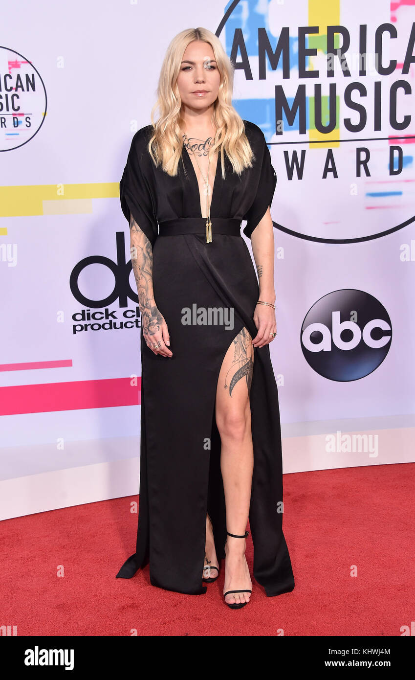 Los Angeles, California, USA. 19th Nov, 2017. Skylar Grey arrives for ...