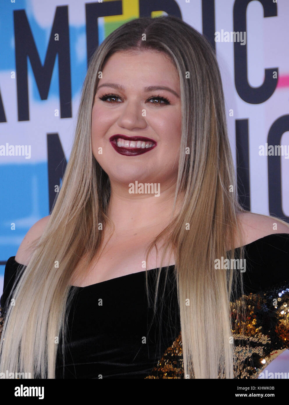 Los Angeles, USA. 19th November, 2017. - Kelly Clarkson. 2017 American ...