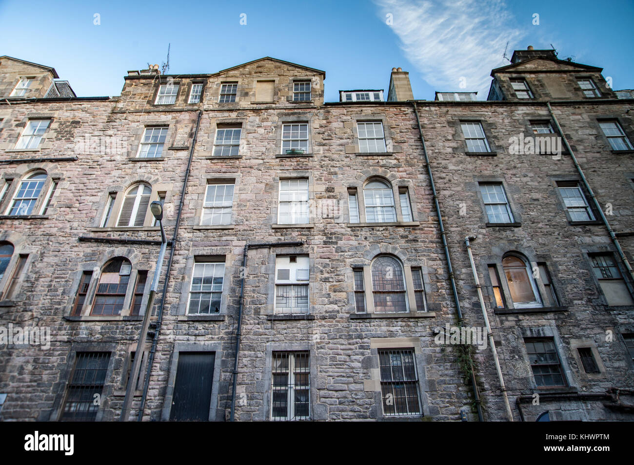Typical stone buildings in Edinburgh Stock Photo - Alamy