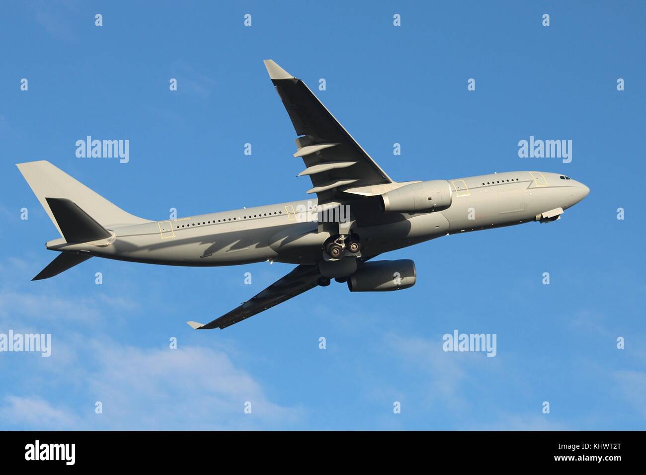 Royal air force airbus kc2 voyager hi-res stock photography and images ...
