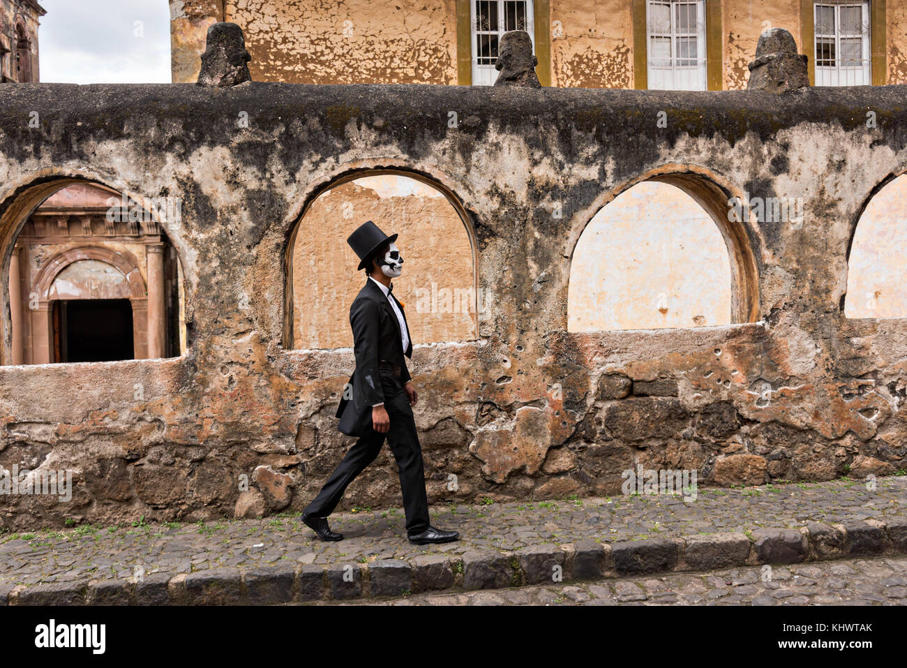 Aztec man face hi-res stock photography and images - Alamy