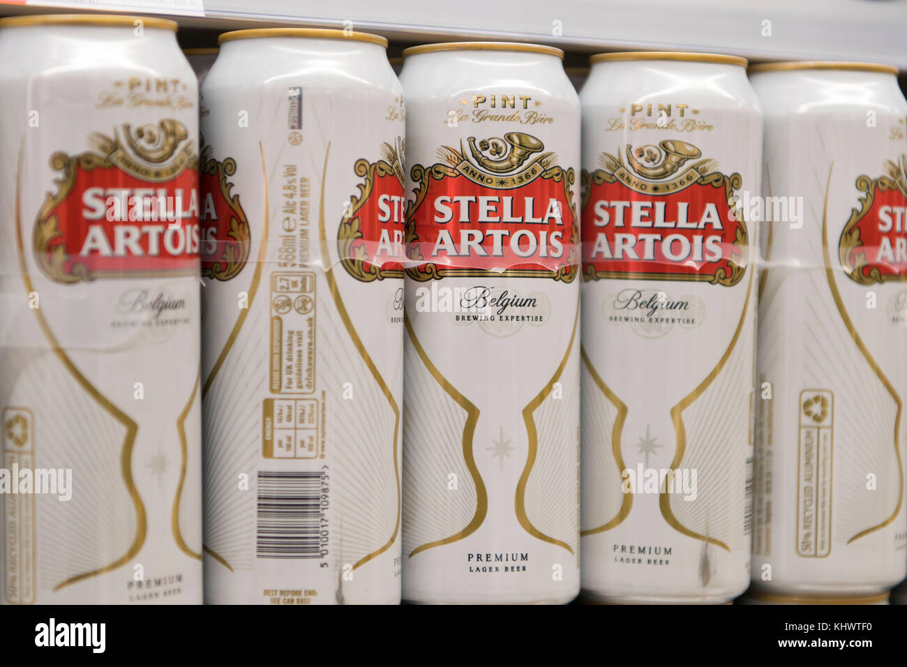 Beer cans in supermarket shelf hi-res stock photography and images - Alamy