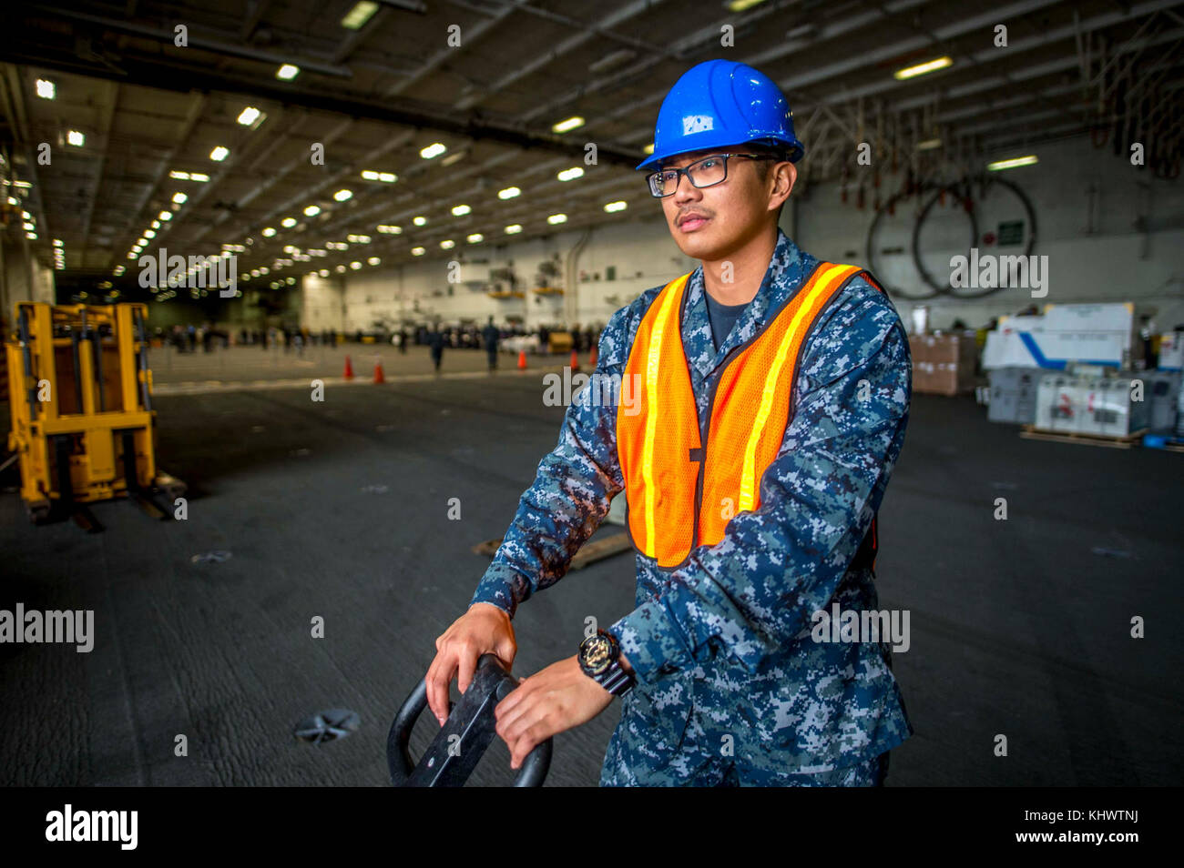 NORFOLK, Va (Nov. 08, 2017) Logistics Specialist Seaman Apprentice Mark ...