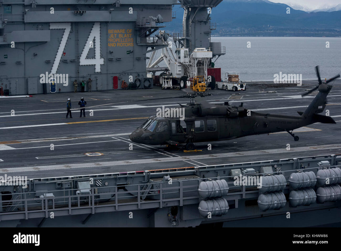 171116-N-LI810-397 STRAIT OF JUAN DE FUCA (Nov. 16, 2017) A UH-60L ...