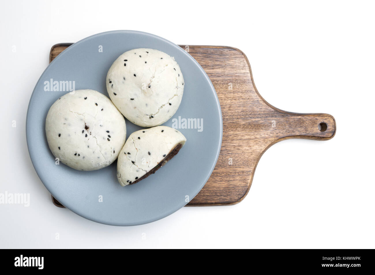Glutinous rice cake on dish ; white background Stock Photo - Alamy