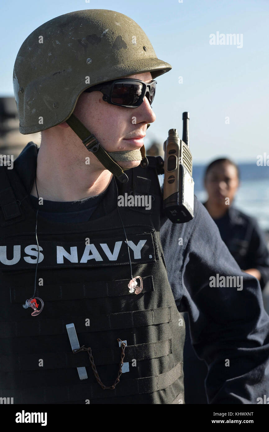 U s navy fire controlman 1st hi-res stock photography and images - Alamy