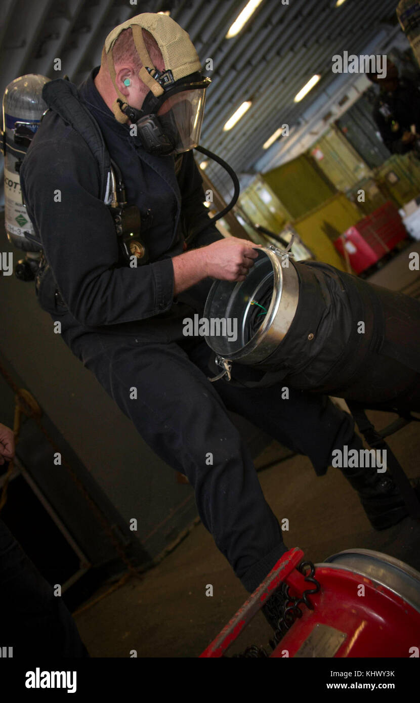 Hull technician 3rd class hi-res stock photography and images - Alamy