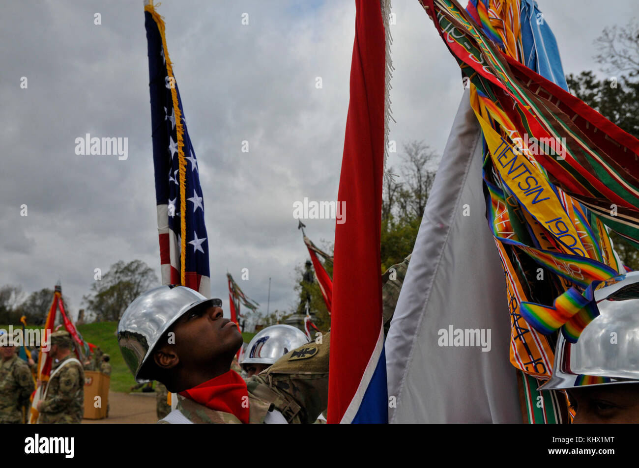 412th Theater Engineer Command's color guard struggle to untangle flags ...