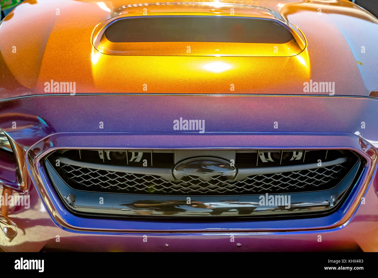 Auto custom purple paint hi-res stock photography and images - Alamy