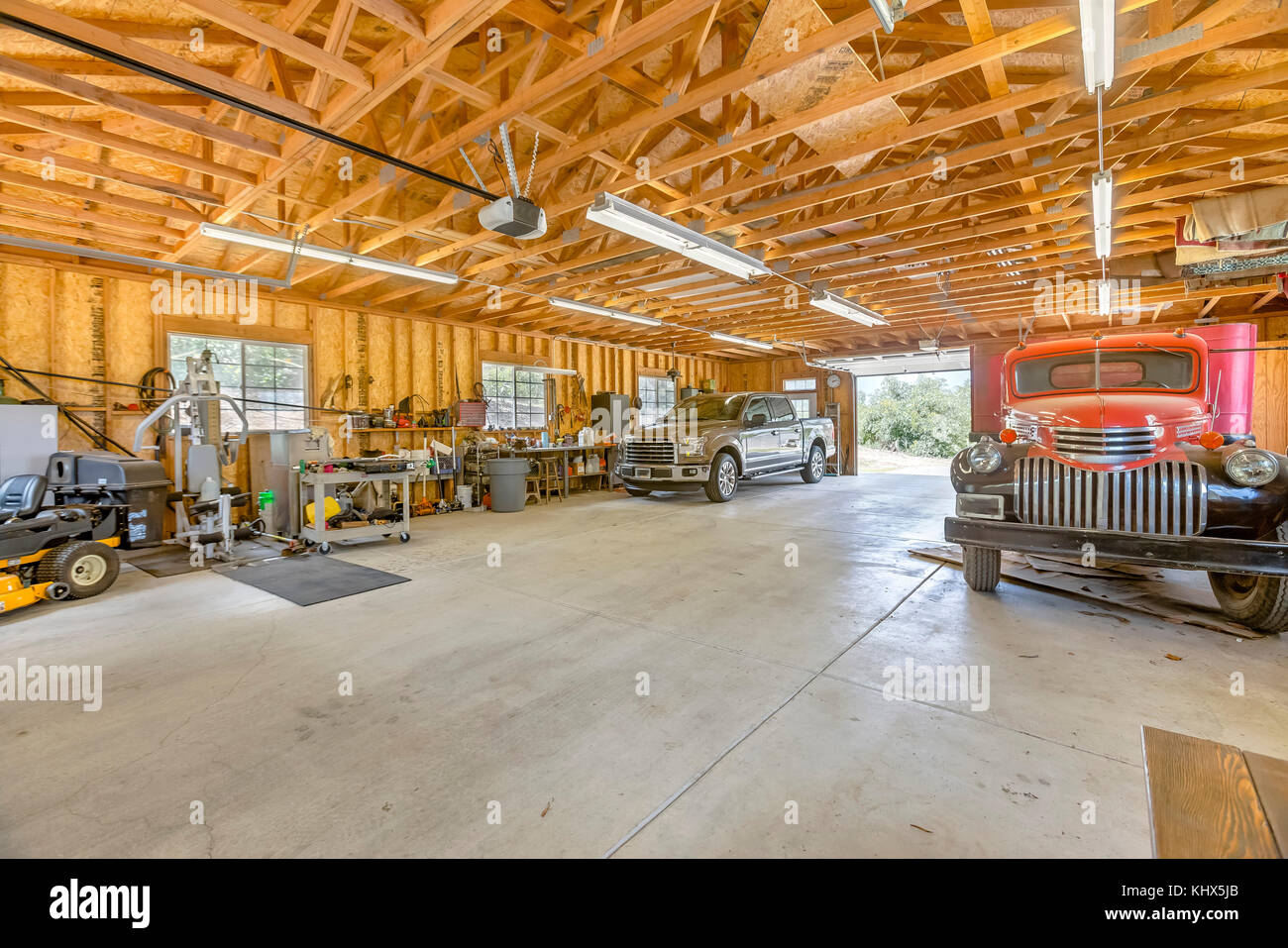 Workshop in Southern California home. Wide open spaces inside this in ...