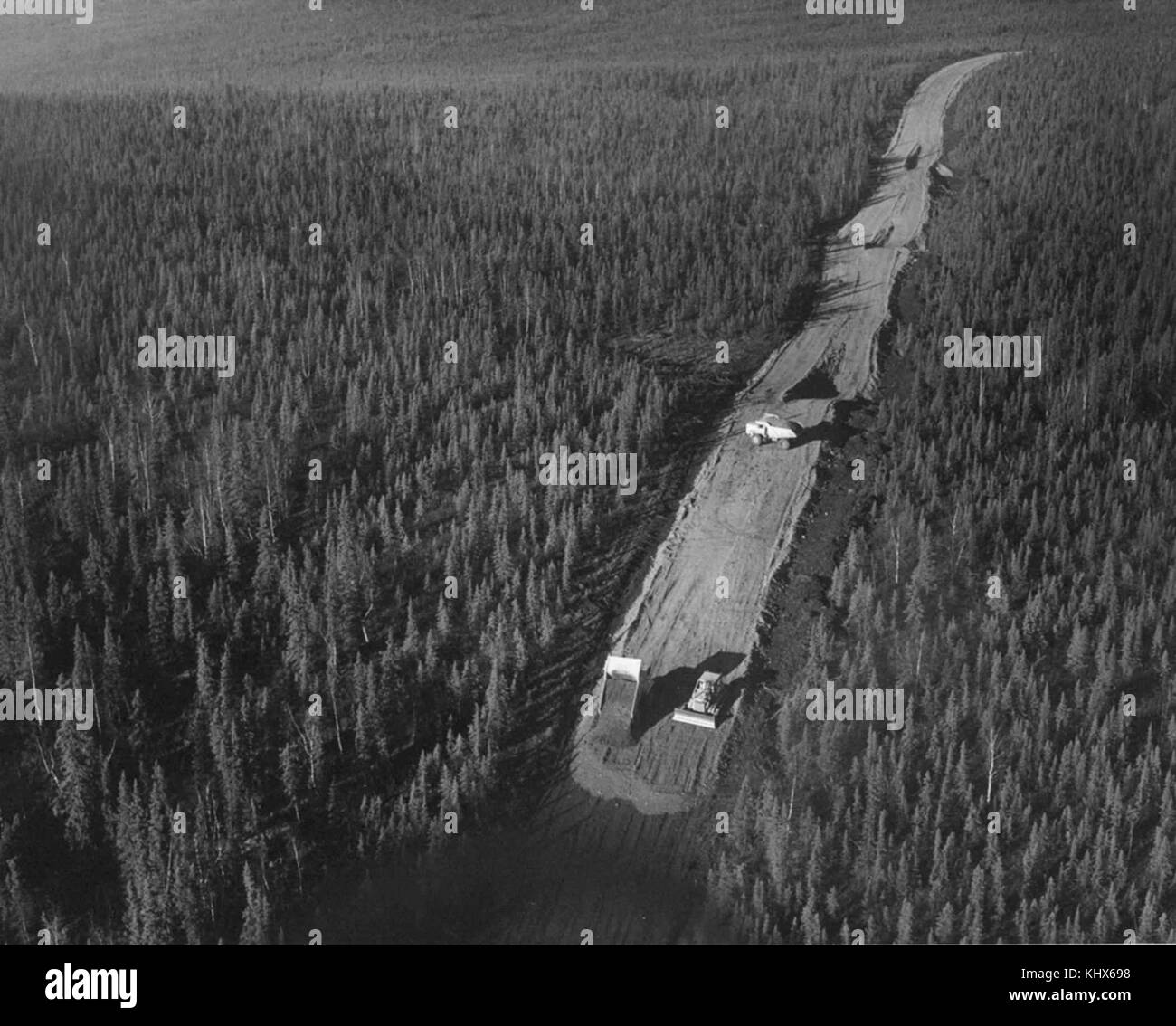 Building construction site excavation Black and White Stock Photos ...