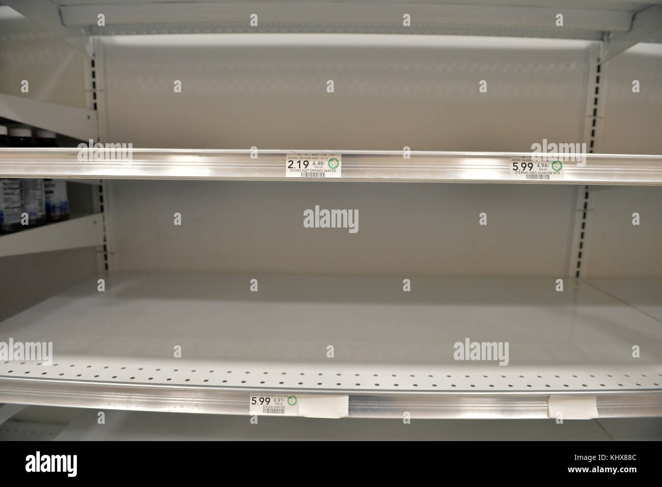 Empty supermarket shelves september hi-res stock photography and images ...