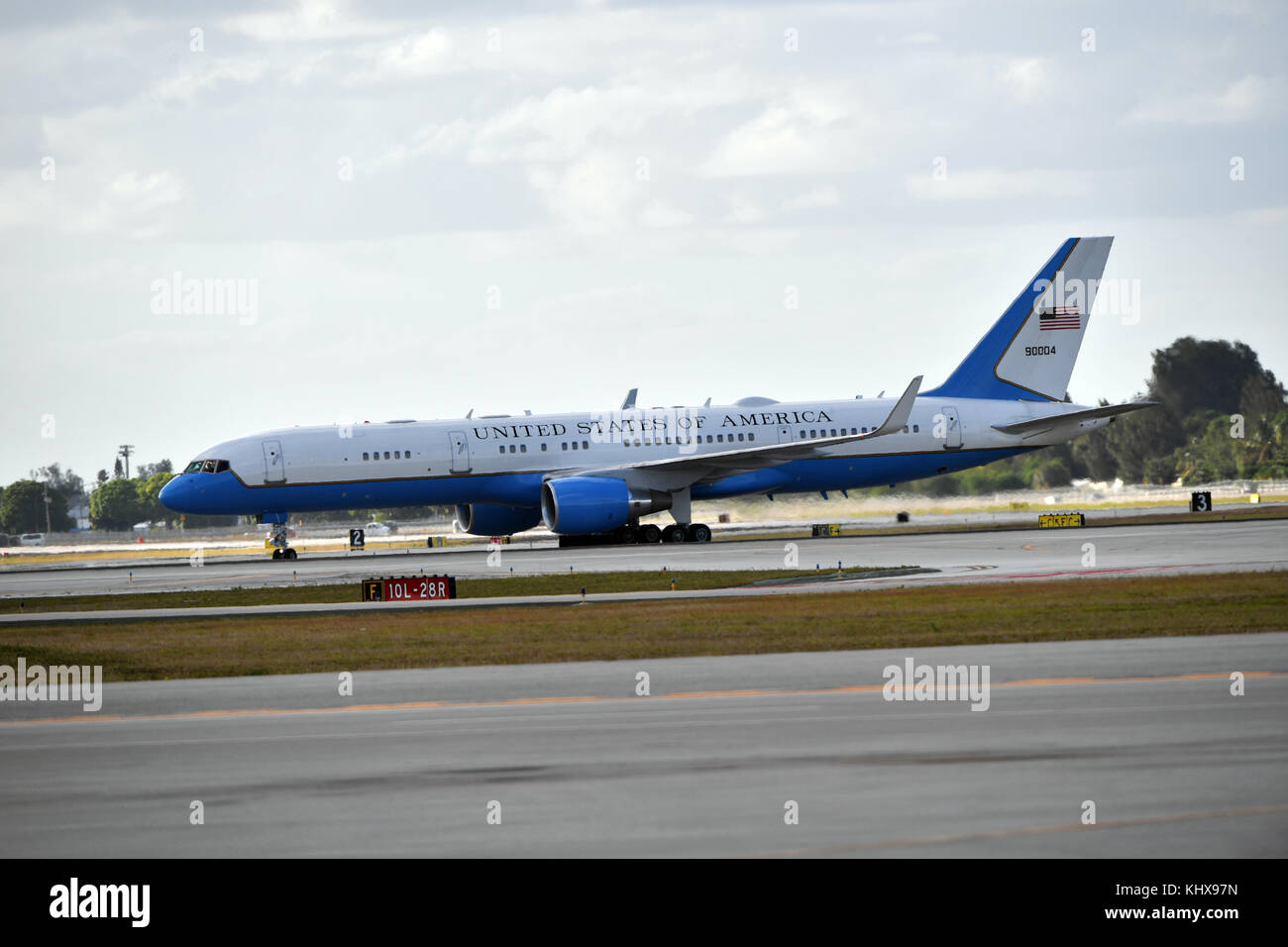 WEST PALM BEACH, FL - APRIL 13: The plane carrying the First Lady of ...