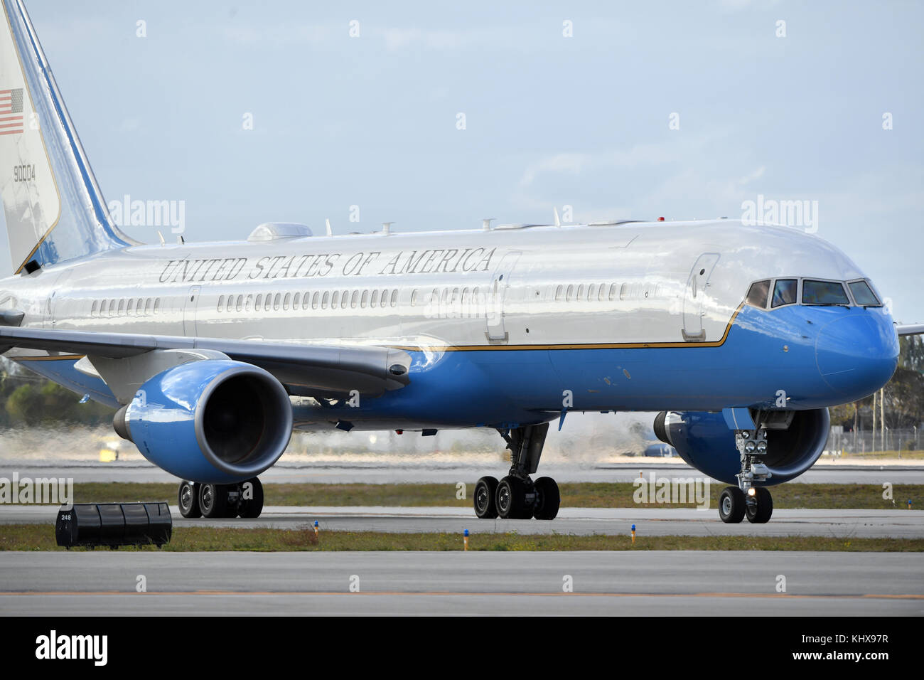 WEST PALM BEACH, FL - APRIL 13: The plane carrying the First Lady of ...