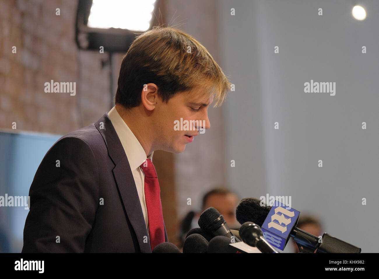 Right wing commentator hi-res stock photography and images - Alamy