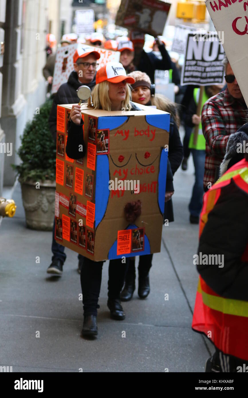New York Ny January 16 Protestors Gather Outside Ivanka Trumps