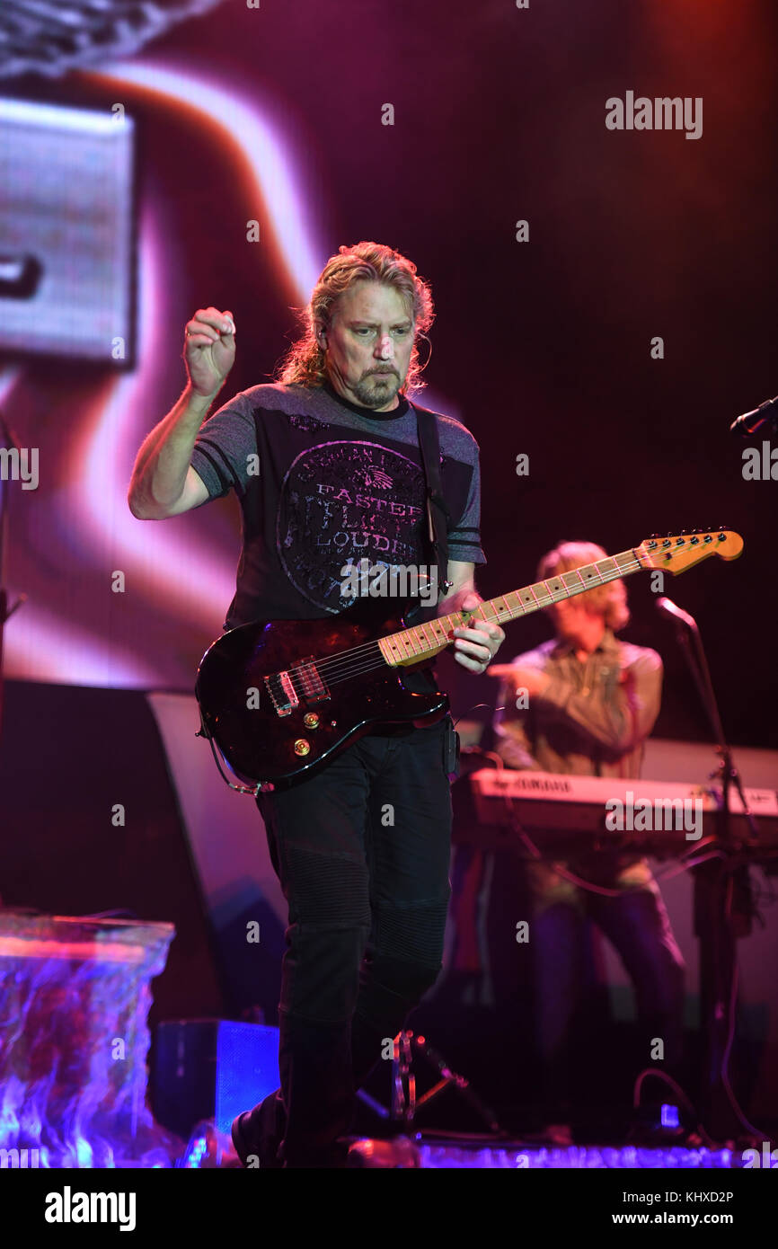 Danny chauncey hi-res stock photography and images - Alamy