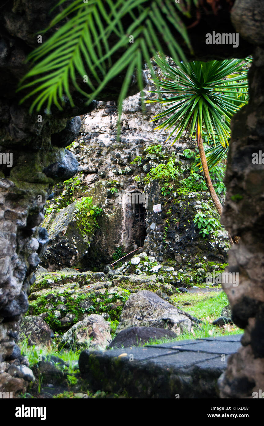 Cagsawa ruins, Daraga, Albay, Bicol, Philippines Stock Photo - Alamy