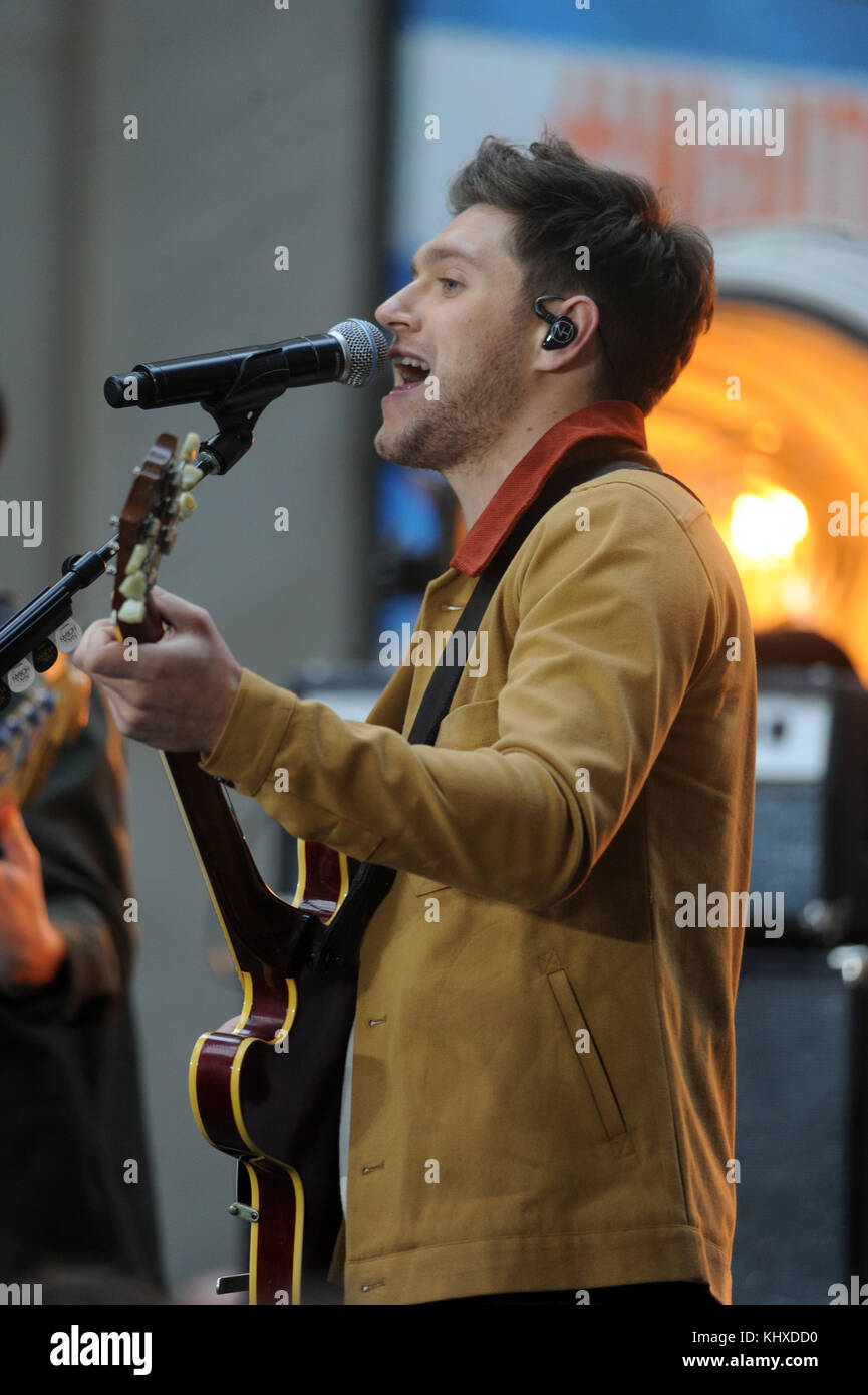 NEW YORK, NY - OCTOBER 26: Singer Niall Horan performs on NBC's 'Today ...