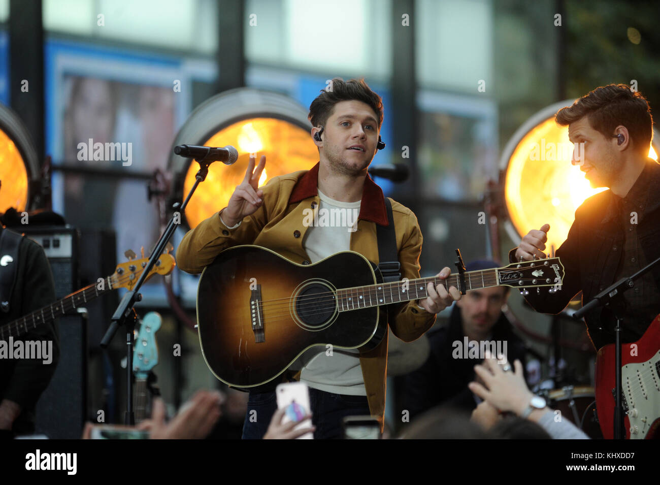NEW YORK, NY - OCTOBER 26: Singer Niall Horan performs on NBC's 'Today ...