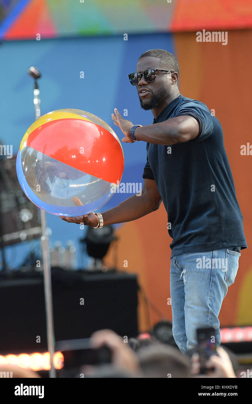 NEW YORK, NY - JULY 28: Lead singer Dan Reynolds and his band Imagine ...