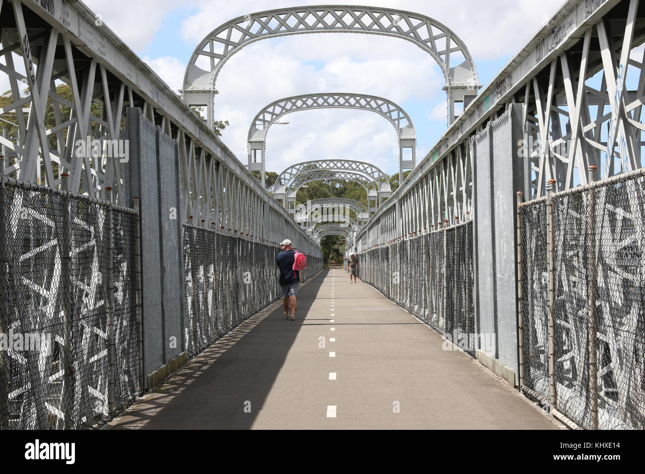 View looking north across the Como Bridge, which crosses the Georges ...
