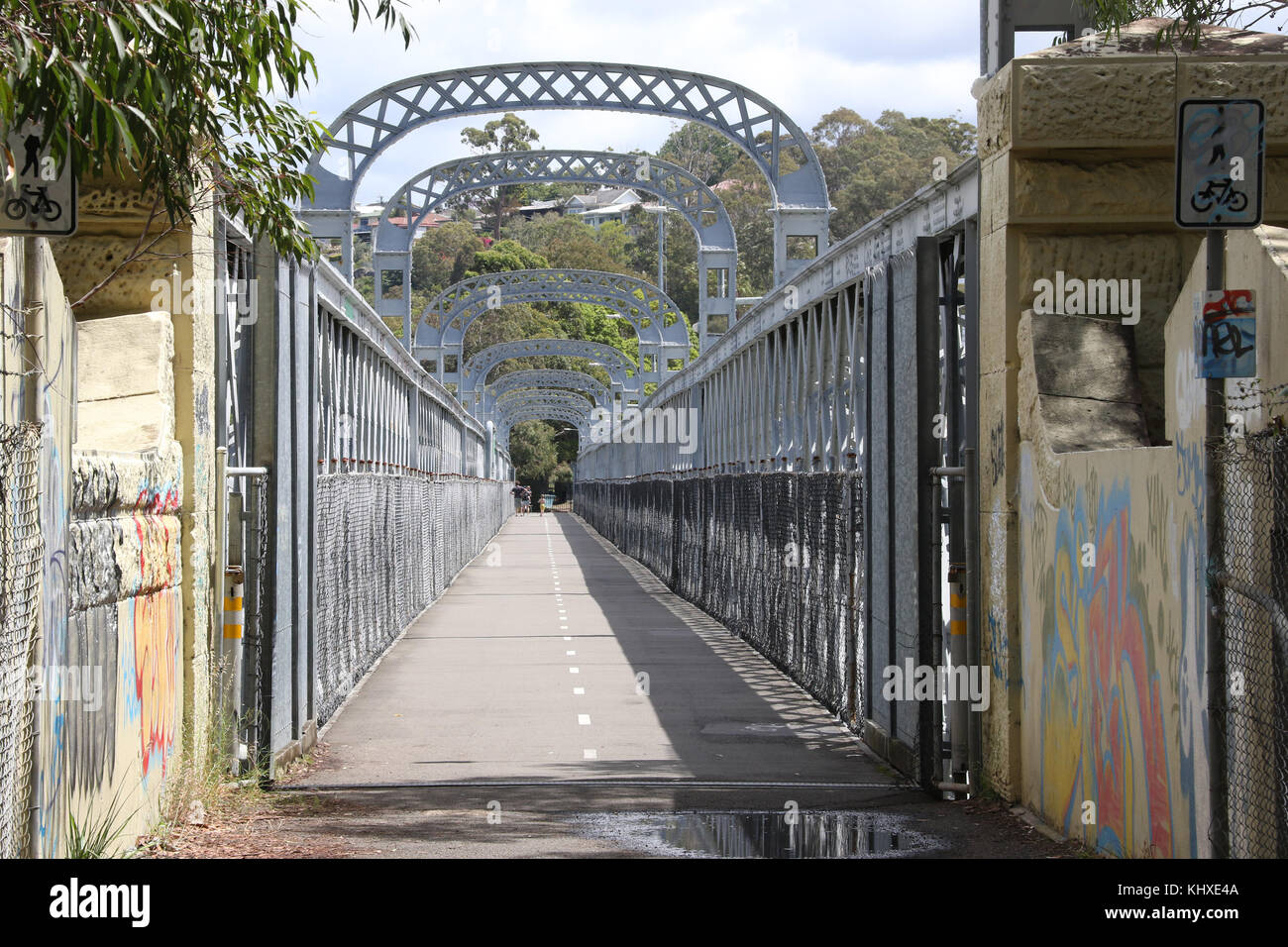 View looking south across the Como Bridge, which crosses the Georges ...