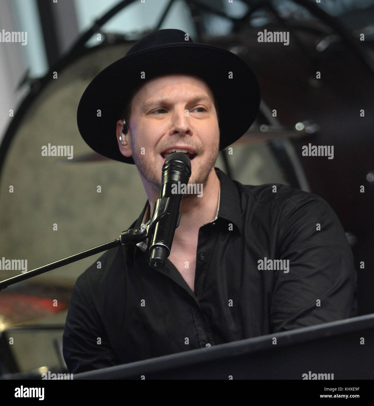 NEW YORK, NY - JUNE 23: Singer-songwriter Gavin Degraw performs live on ...
