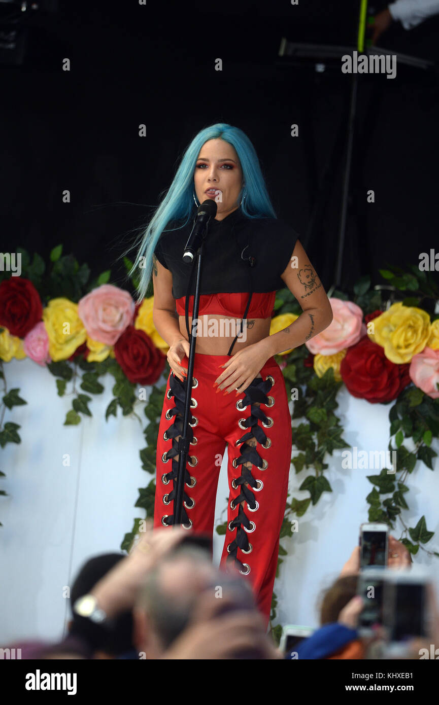 NEW YORK, NY - JUNE 09: Halsey performs on NBC's 'Today' Show at ...