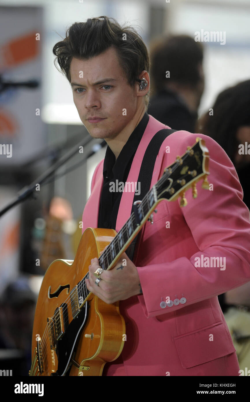 NEW YORK, NY - MAY 09: Musician Harry Styles performs on NBC's 'Today ...