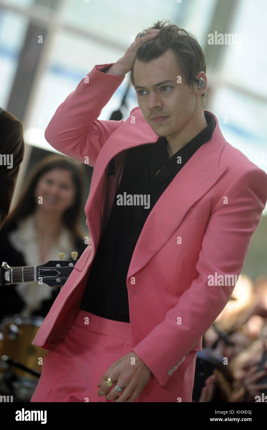 Harry styles 2017 hi-res stock photography and images - Alamy