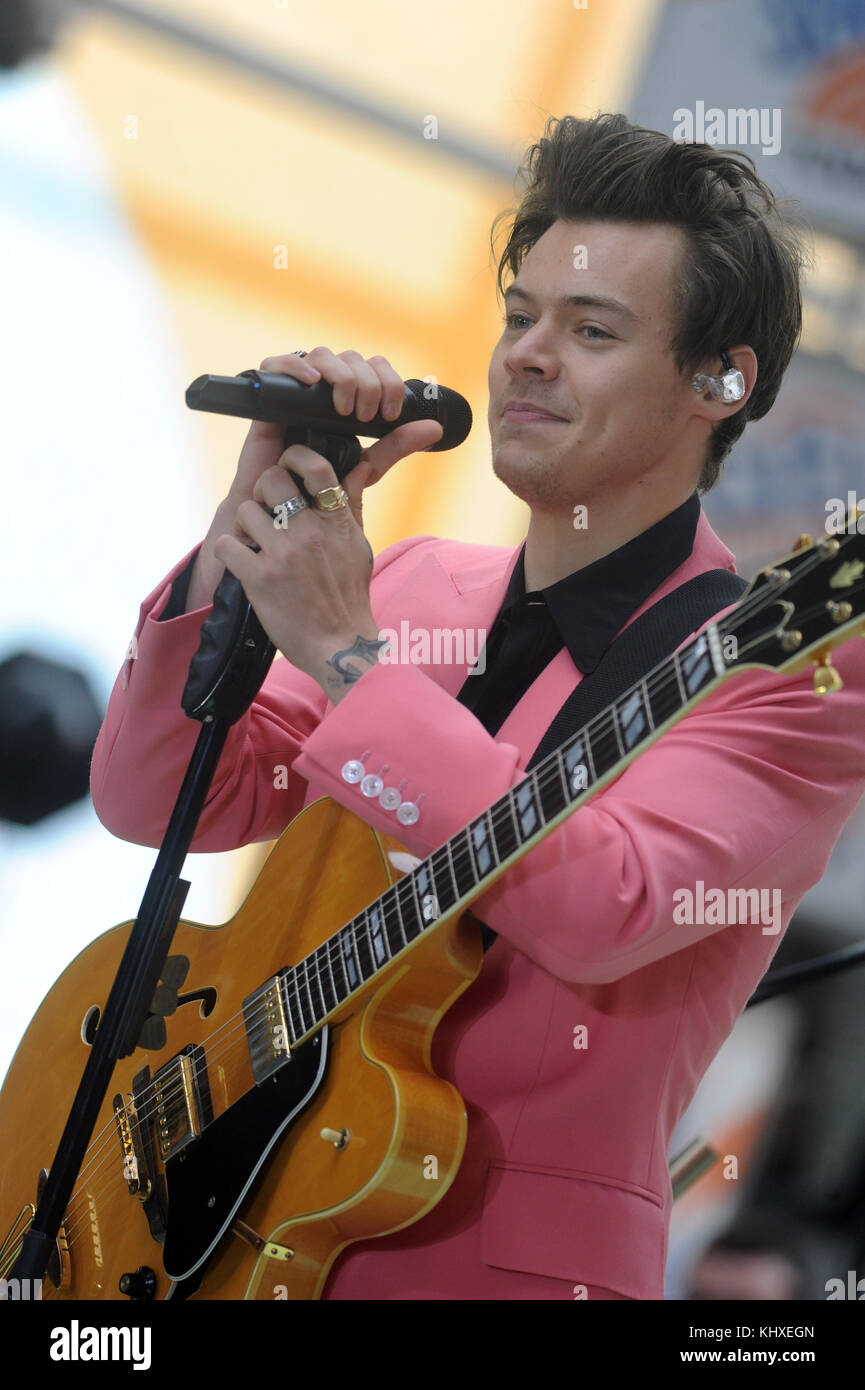 NEW YORK, NY - MAY 09: Musician Harry Styles performs on NBC's 'Today ...