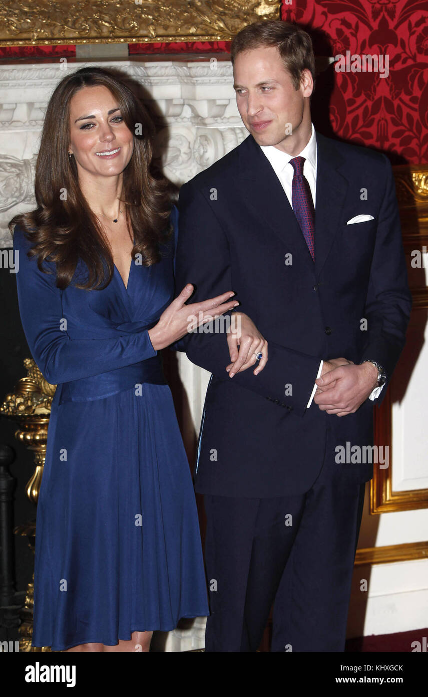 LONDON, ENGLAND - NOVEMBER 16: Prince William and Kate Middleton pose ...